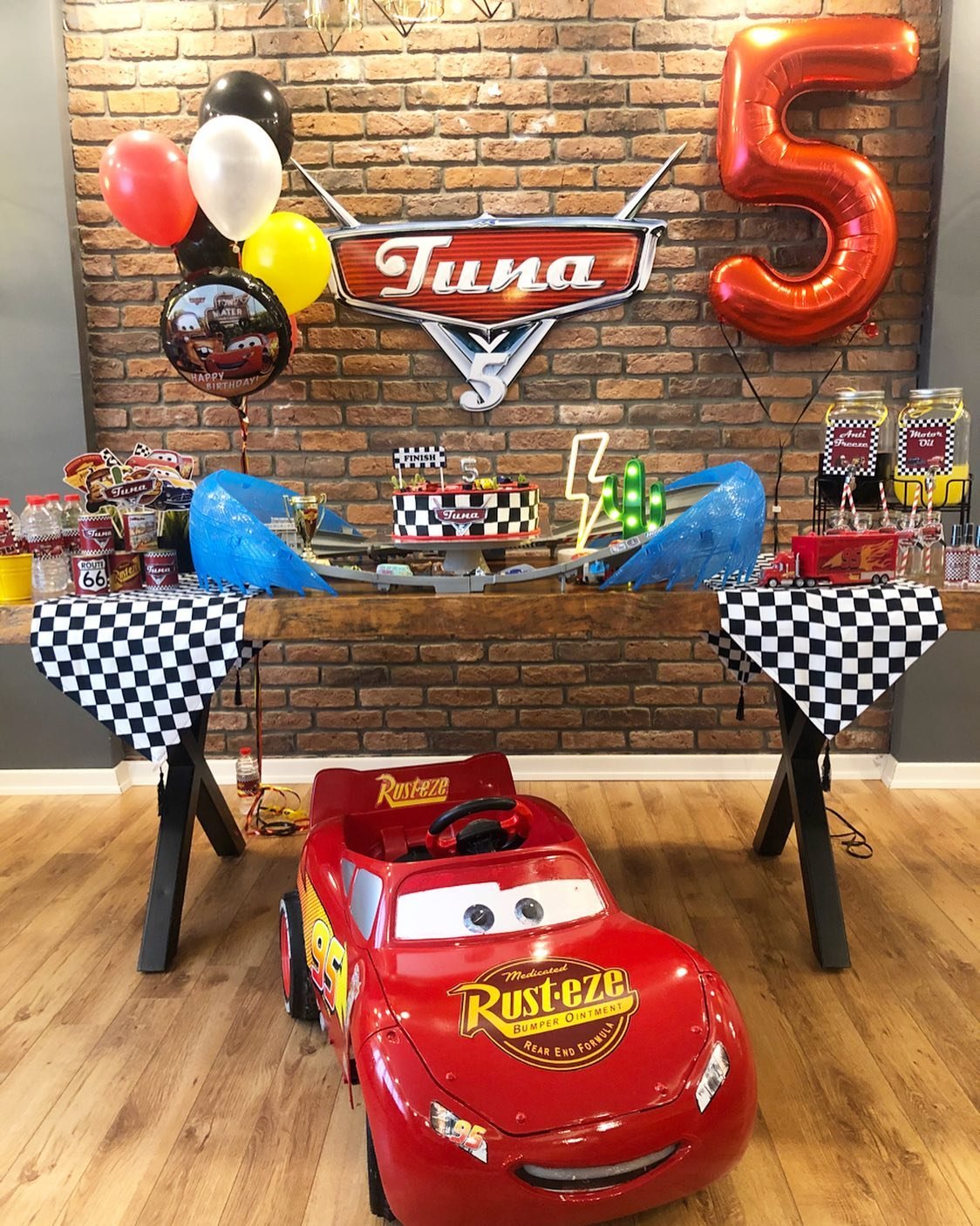 20 Lightning McQueen Birthday Party Ideas – Fun & Fast-Paced Party Themes