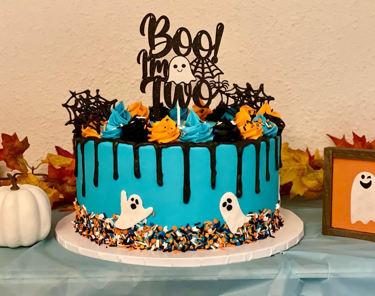 16 Spooky Halloween Birthday Cake Ideas You'll Love 🎃