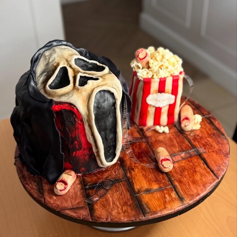 20 Scream Birthday Cake Ideas That’ll Terrify & Delight Fans