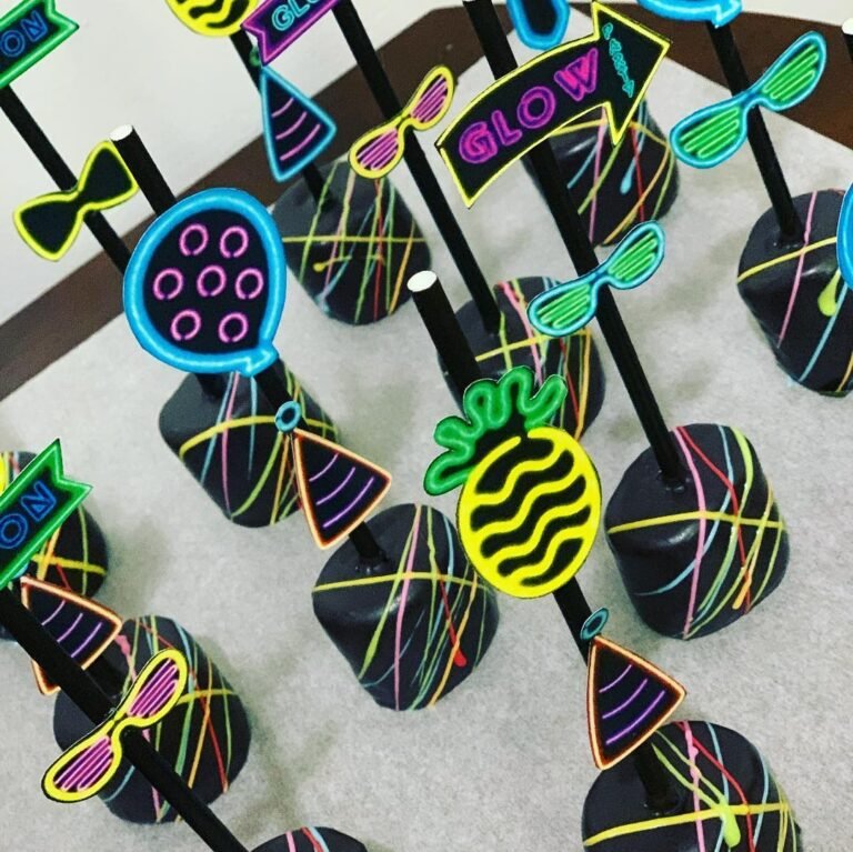 21 Neon Glow Birthday Rave Ideas | Epic Party Themes & Decor