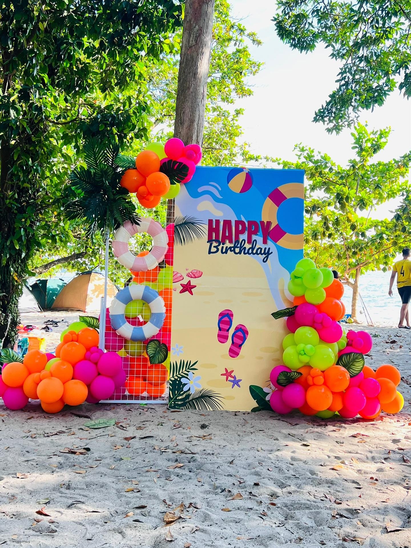 18 Beach Birthday Party Ideas | Fun Themes & Decor