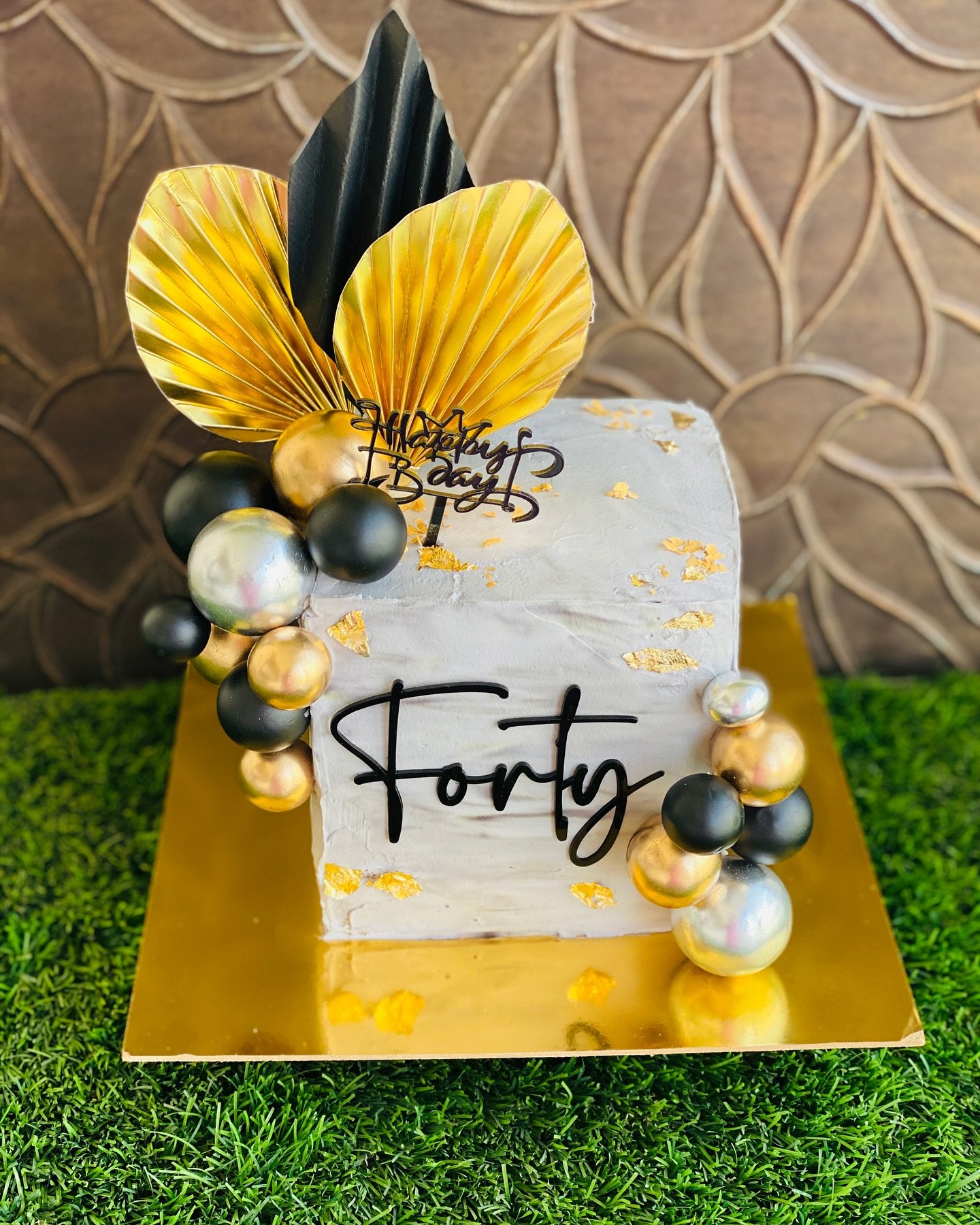 40th Birthday Cake Ideas | Creative & Delicious Designs for Milestone ...